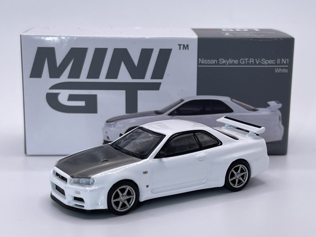 1/64 Nissan Skyline GT-R ( R34 ) , V-Spec , N1 , white/black carbon ...